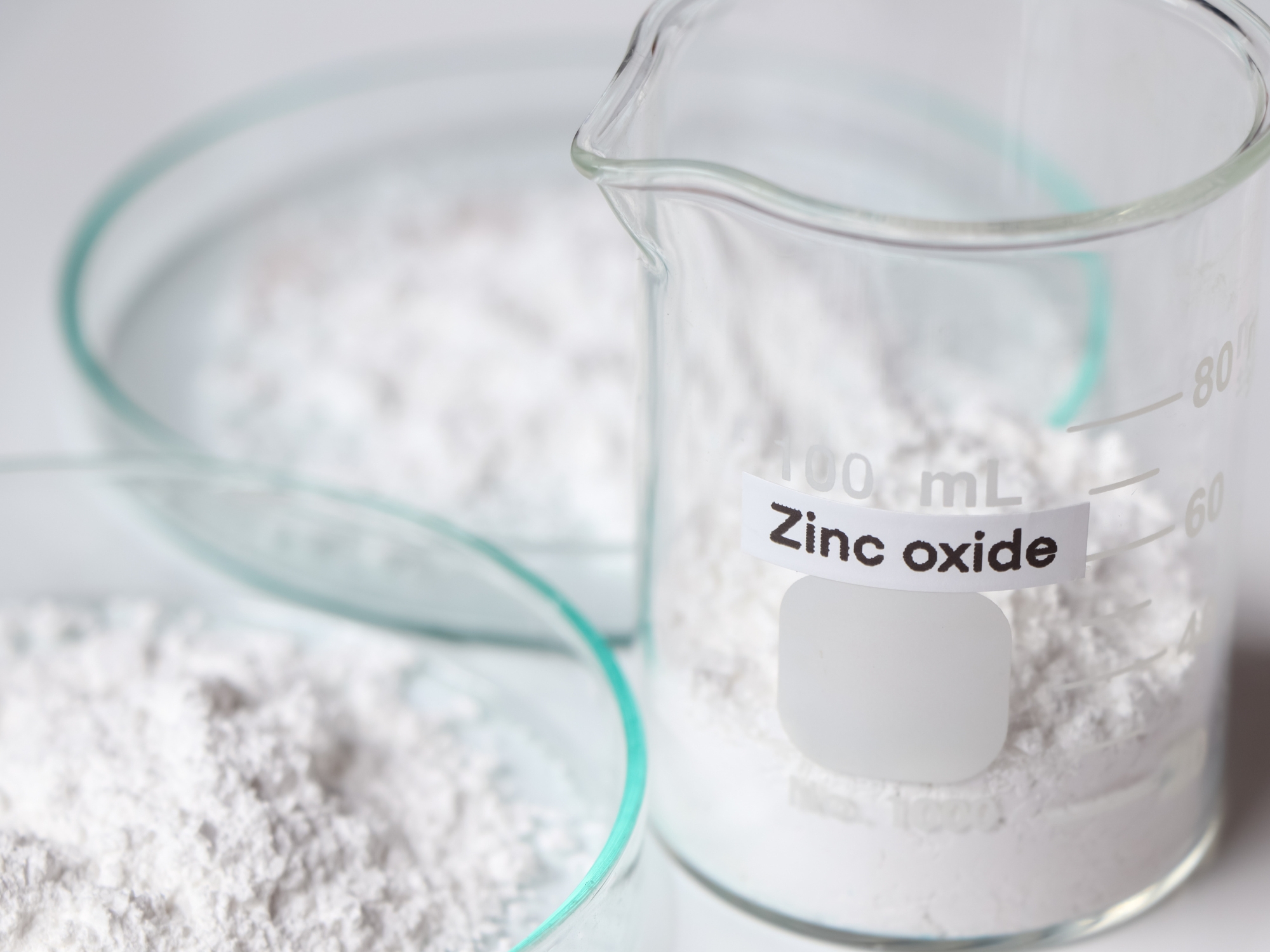 Zinc Oxide là gì? Công dụng, cách sử dụng và những điều bạn cần biết